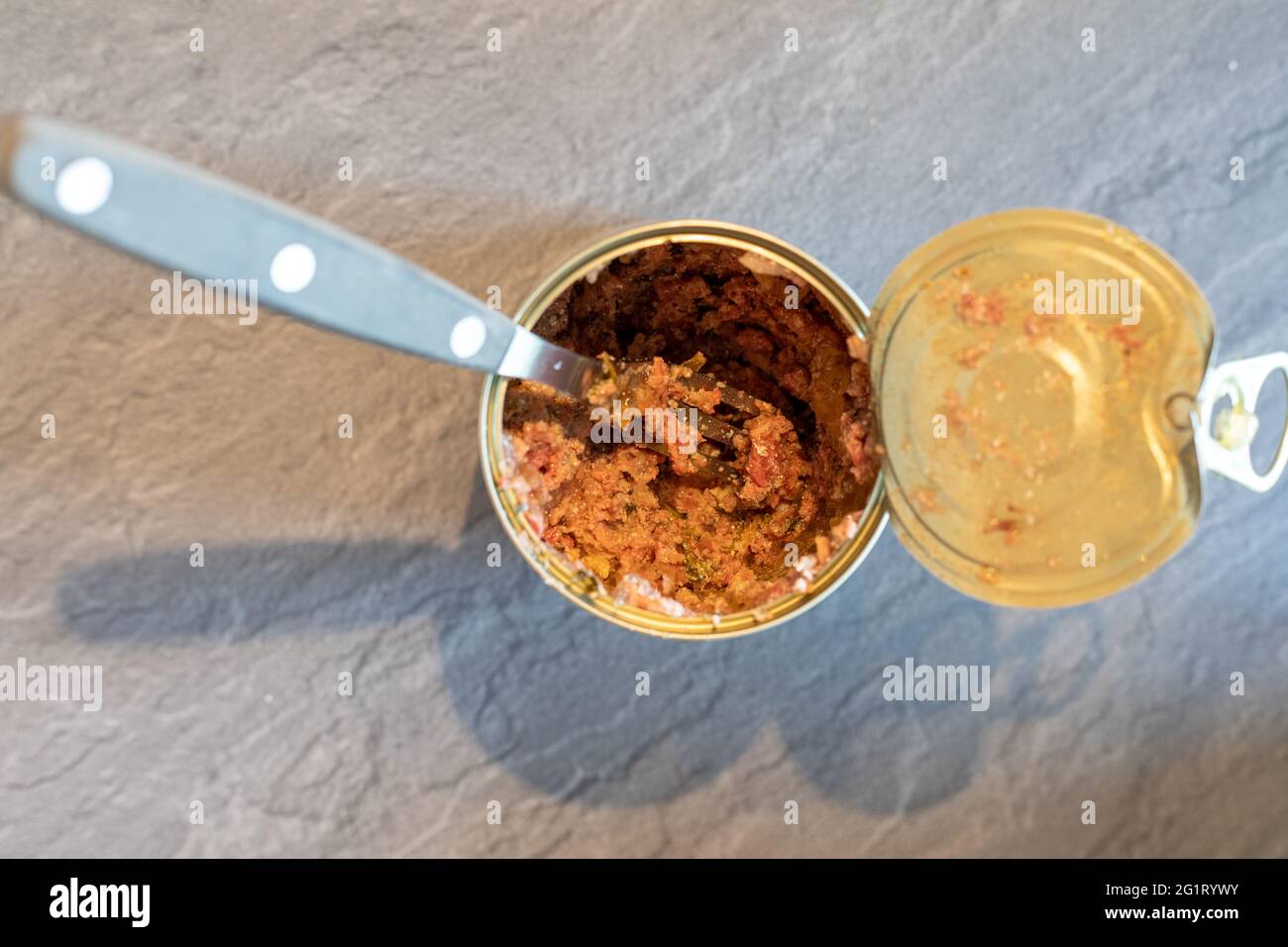 Dog wet food hi-res stock photography and images - Alamy