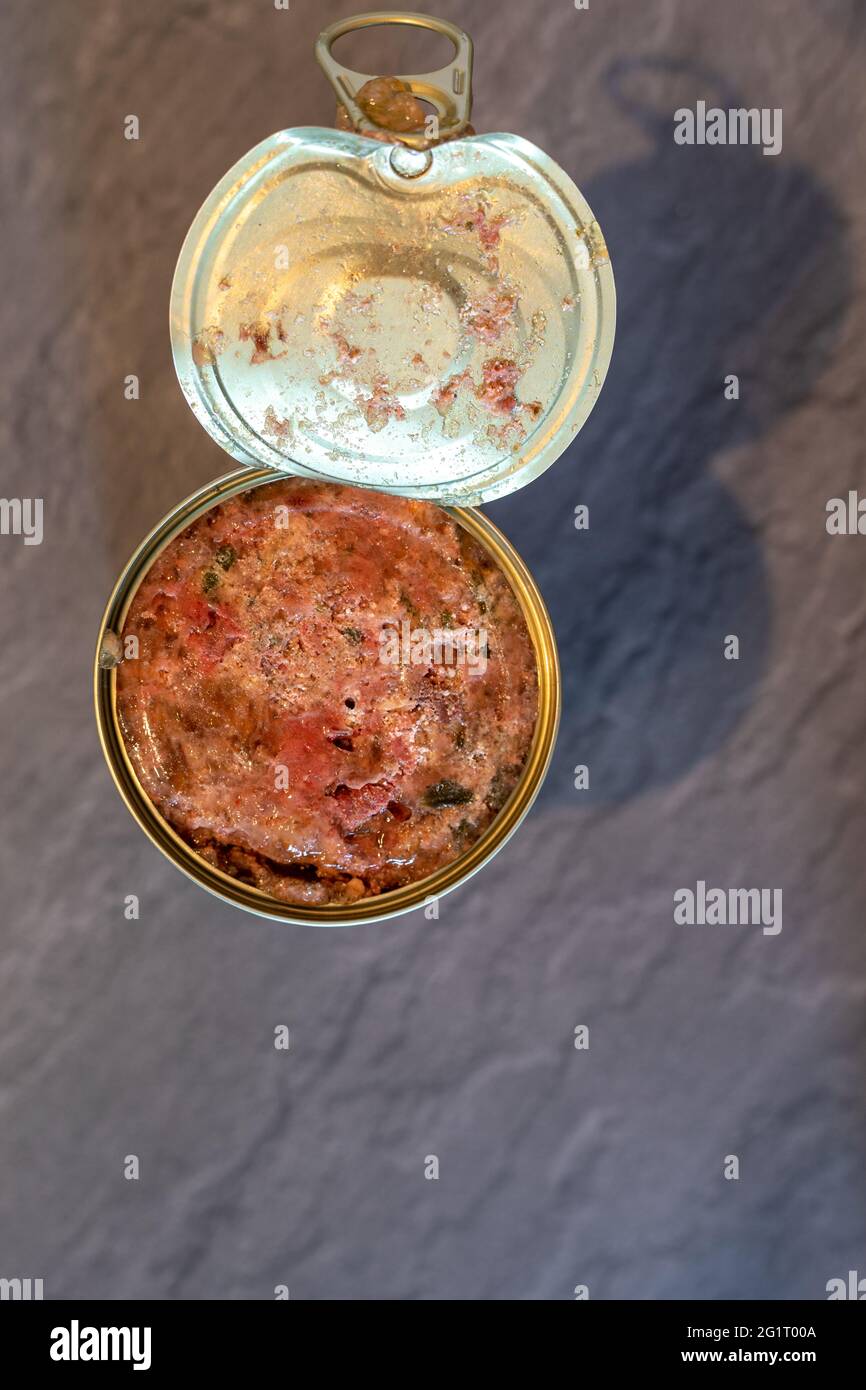 Wet dog food hi-res stock photography and images - Alamy