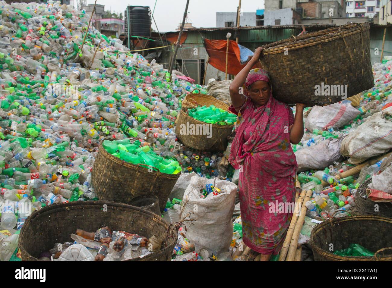 Plastic recycling factory hi-res stock photography and images - Alamy