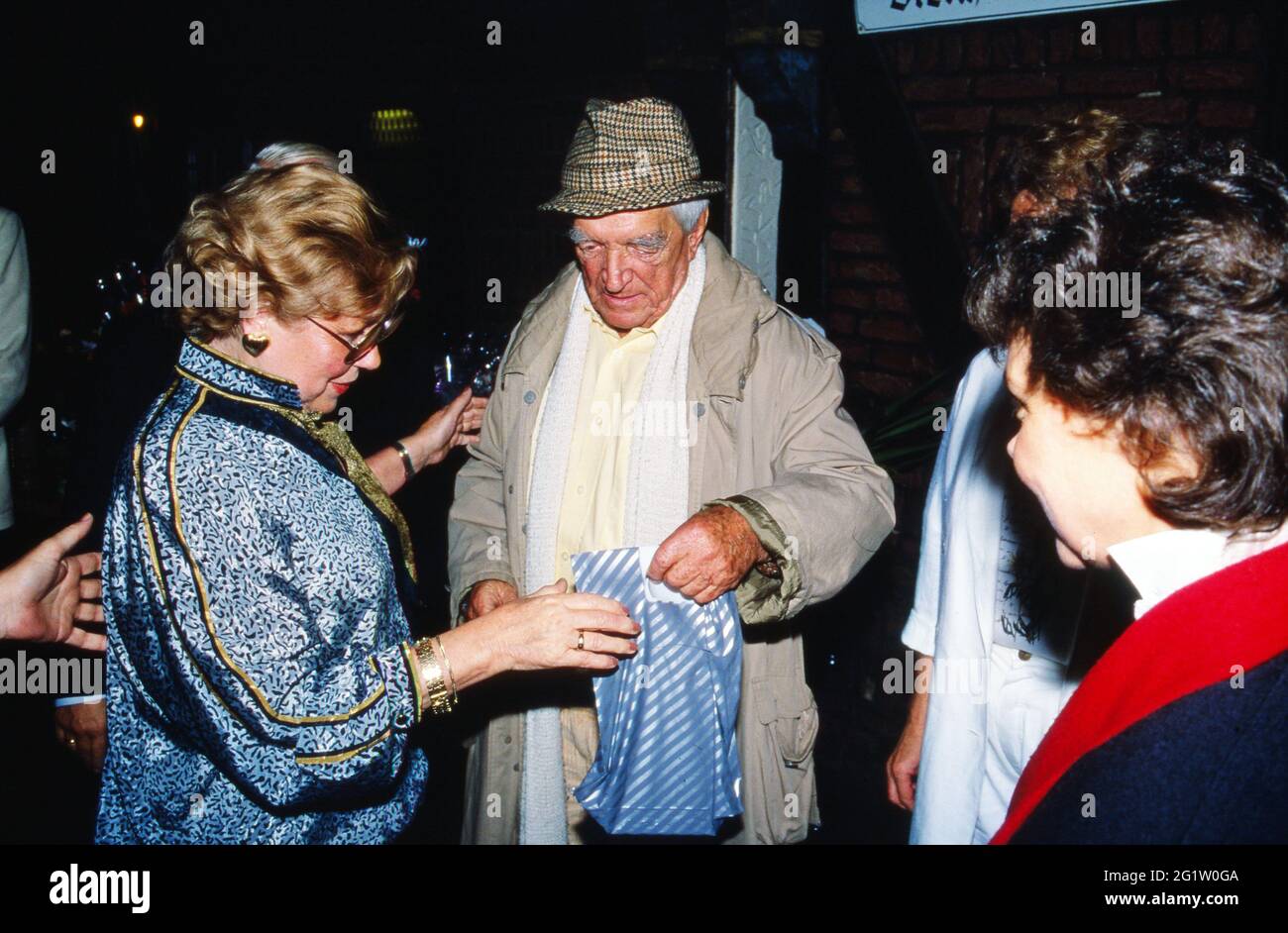 Eva Maria Bauer (links) bei der Feier ihres 65. Geburtstags im ...