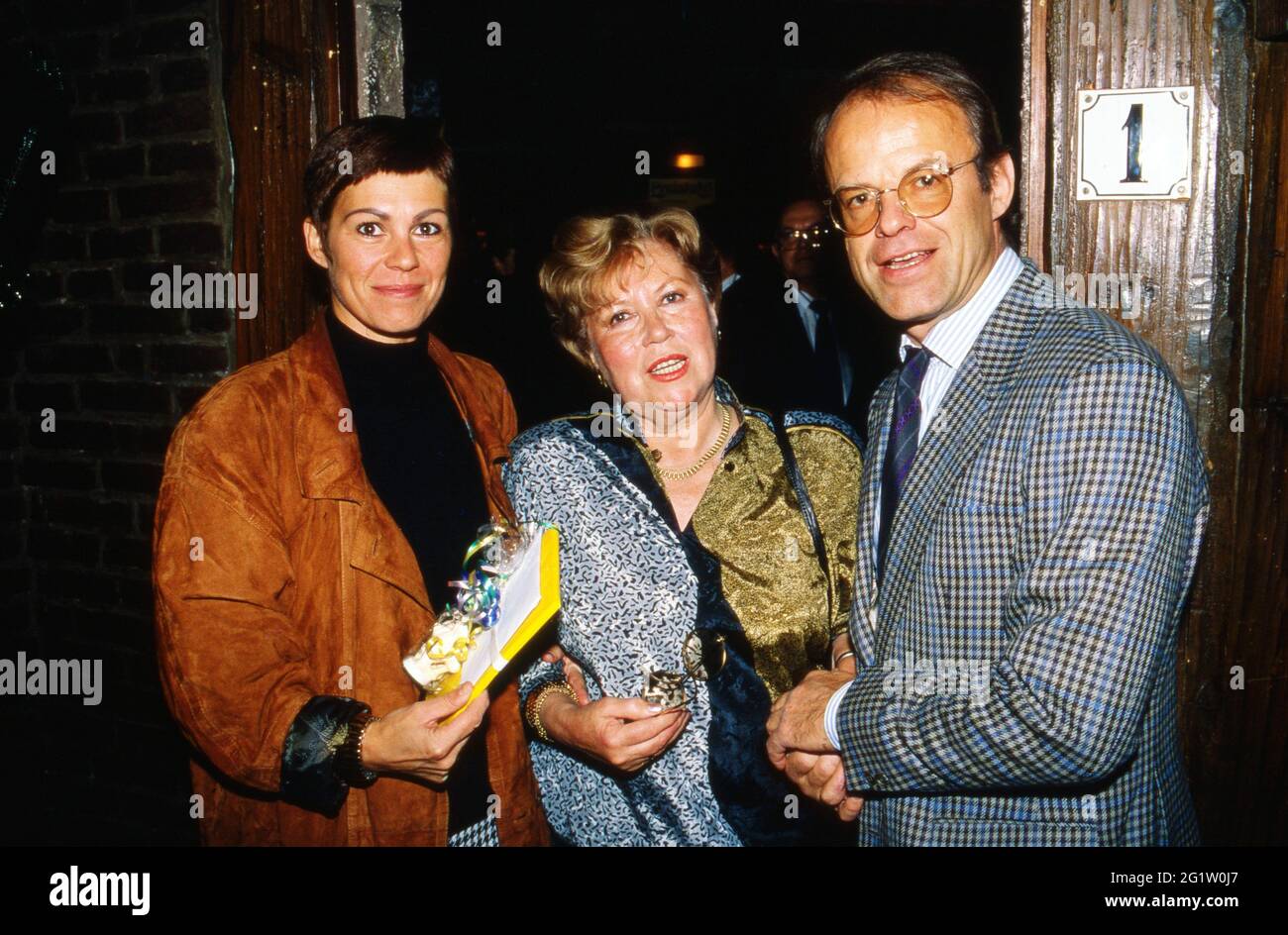 Eva Maria Bauer (Mitte) bei der Feier ihres 65. Geburtstags im ...