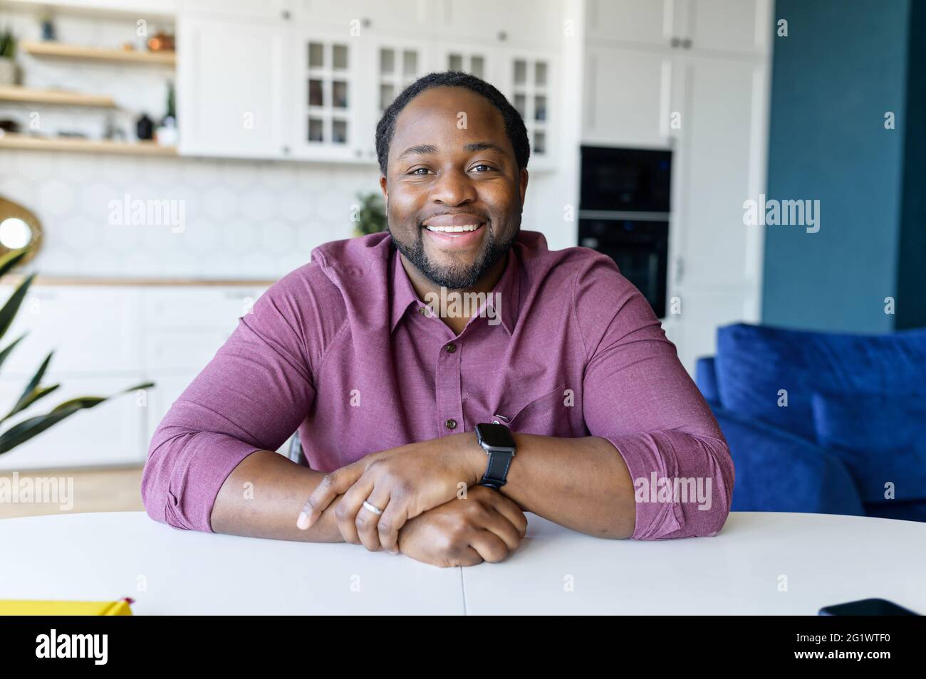 Introducing video hi-res stock photography and images - Alamy