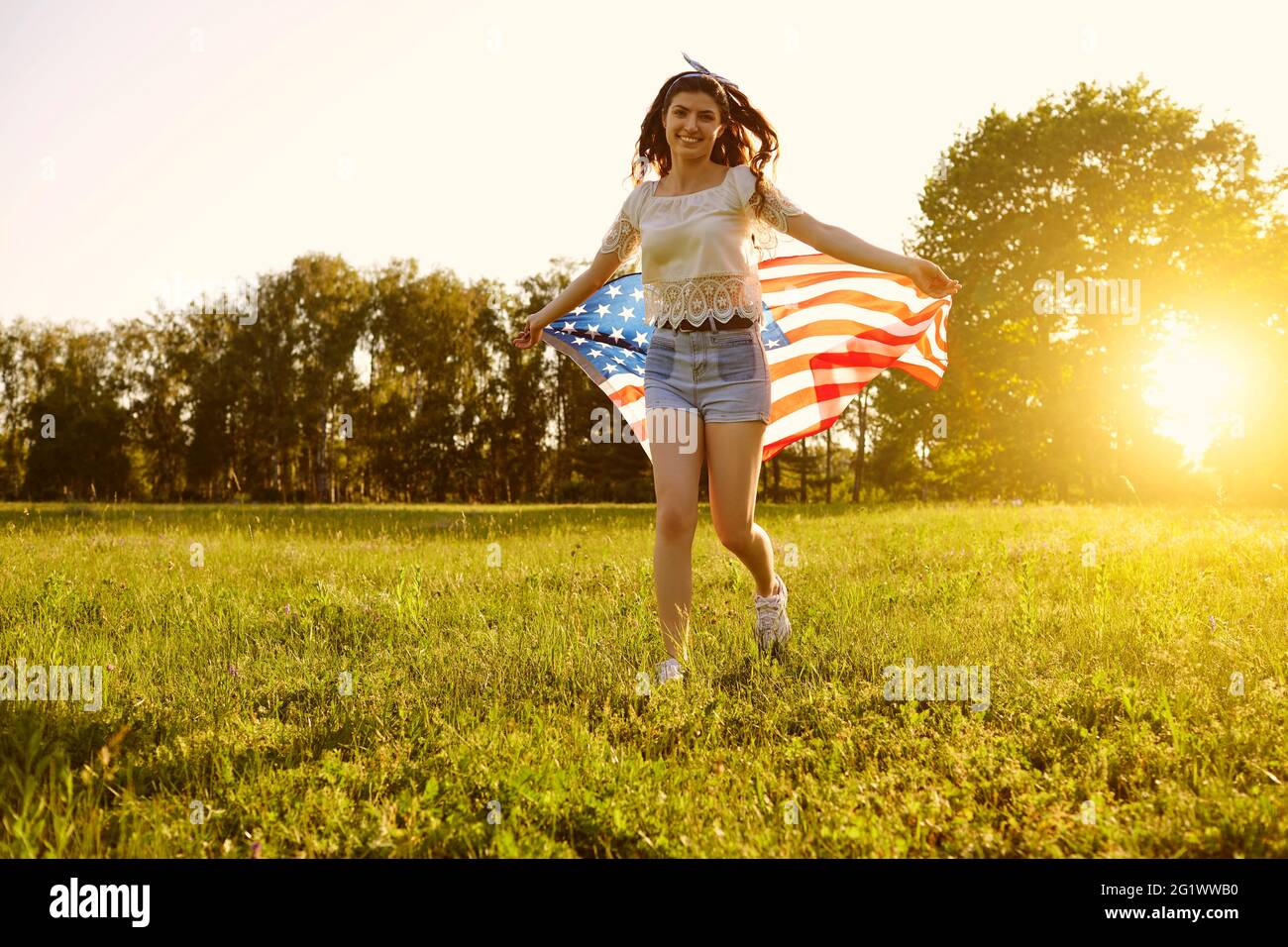 Girl usa flag hi-res stock photography and images - Alamy