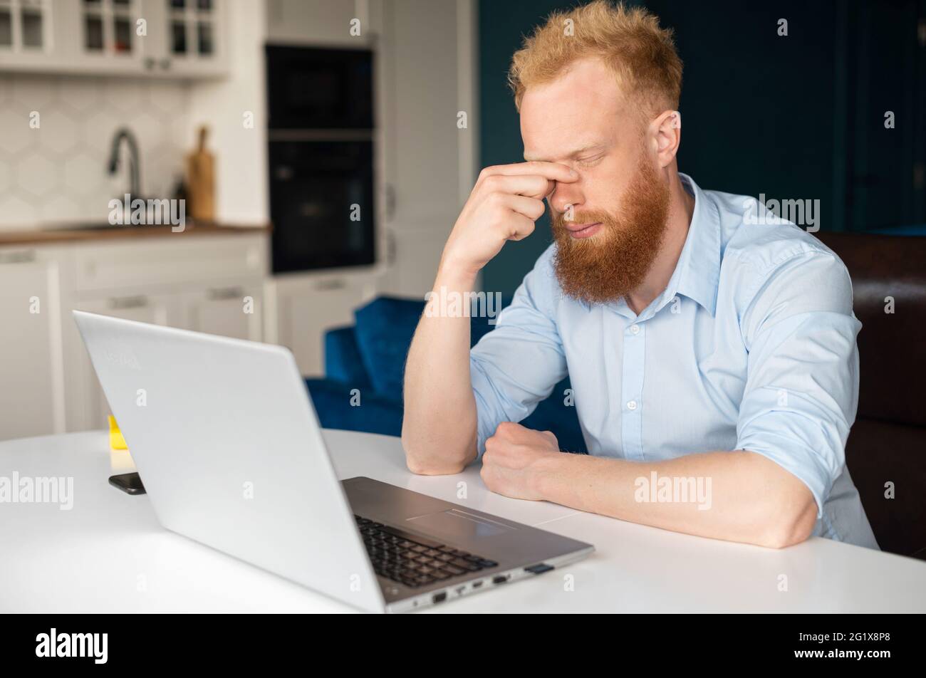 Typing posture hi-res stock photography and images - Alamy