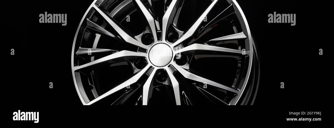 alloy wheel close up Stock Photo - Alamy