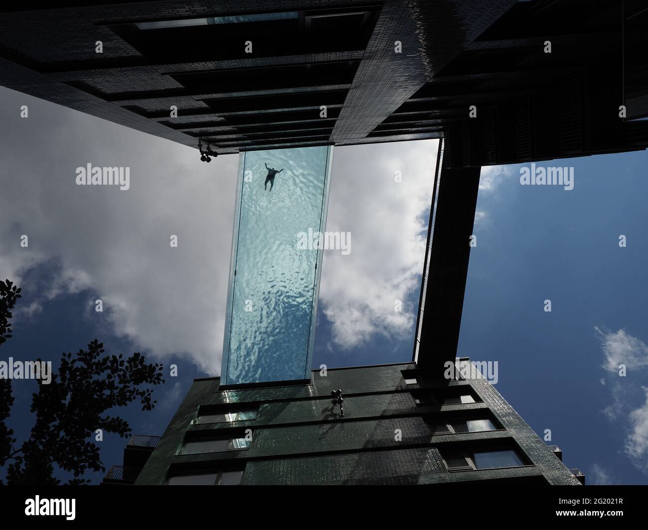 Sky swimming pool nine elms hi-res stock photography and images - Alamy