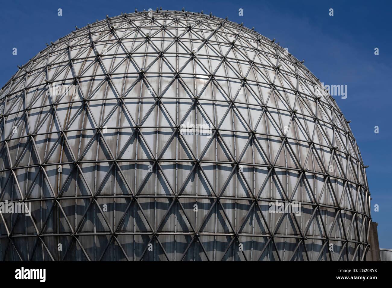 Geodesic center hi-res stock photography and images - Alamy