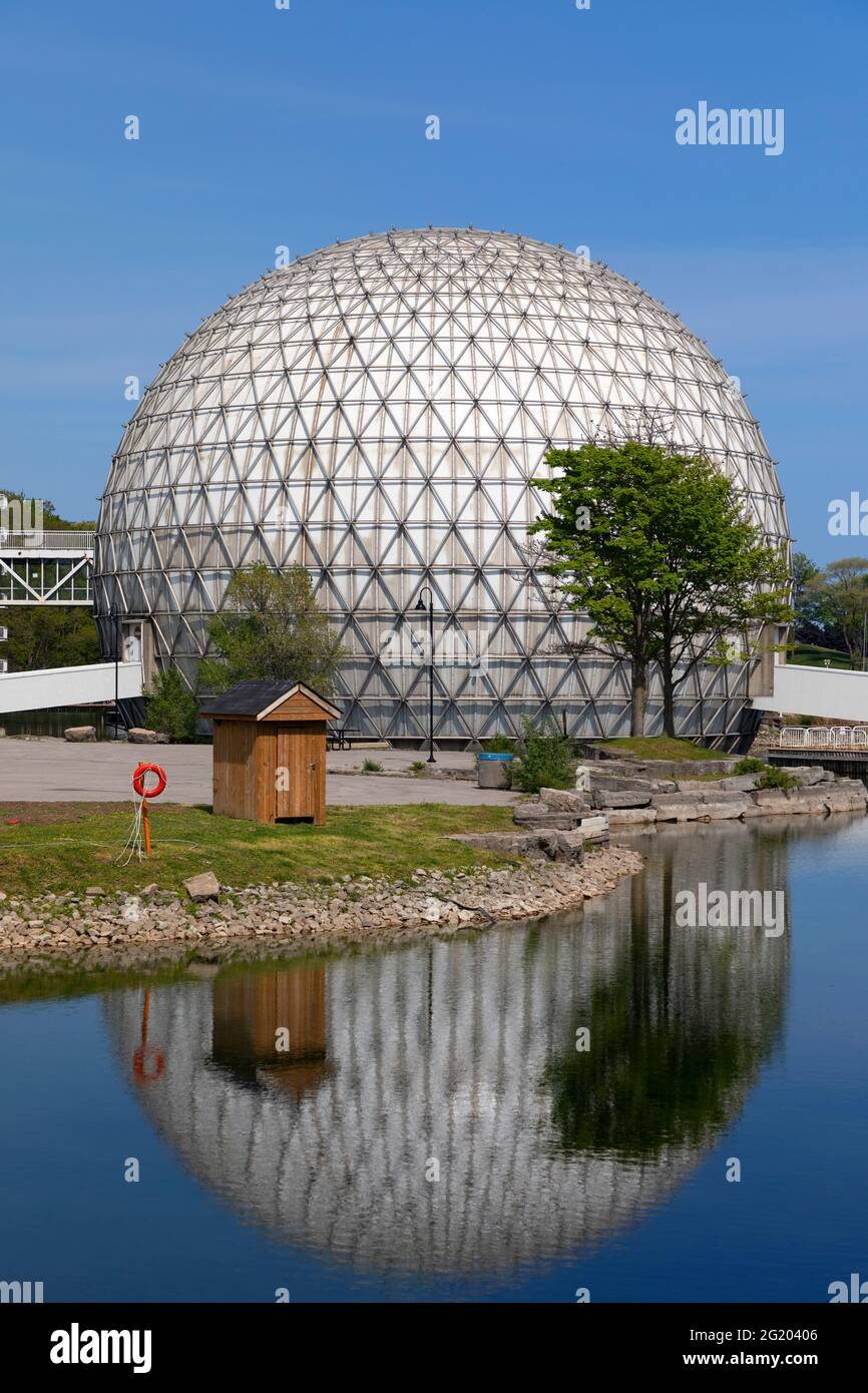 Geodesic dome architecture hi-res stock photography and images - Alamy