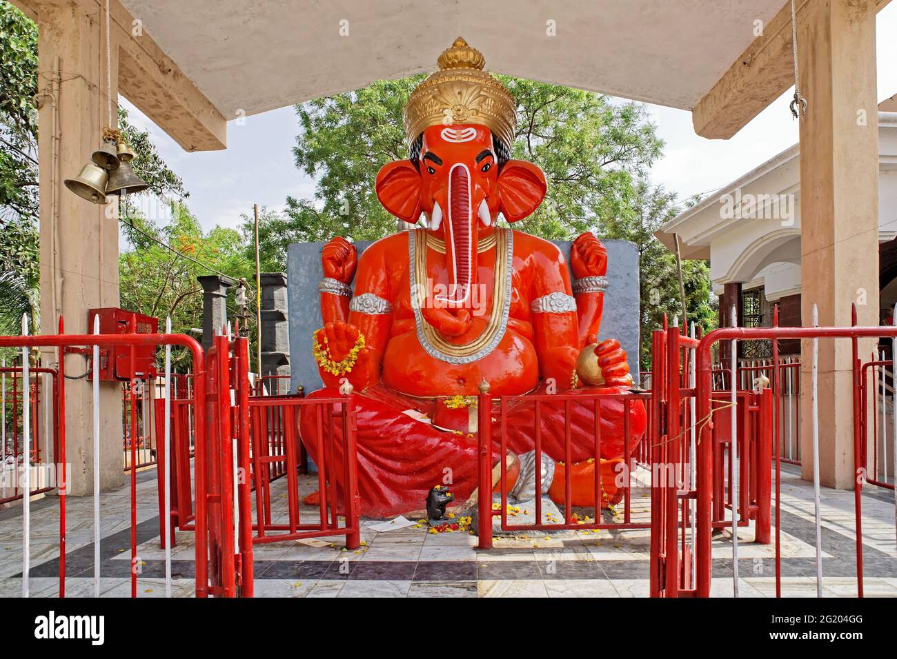 Idol lord ganpati elephant headed hi-res stock photography and images ...