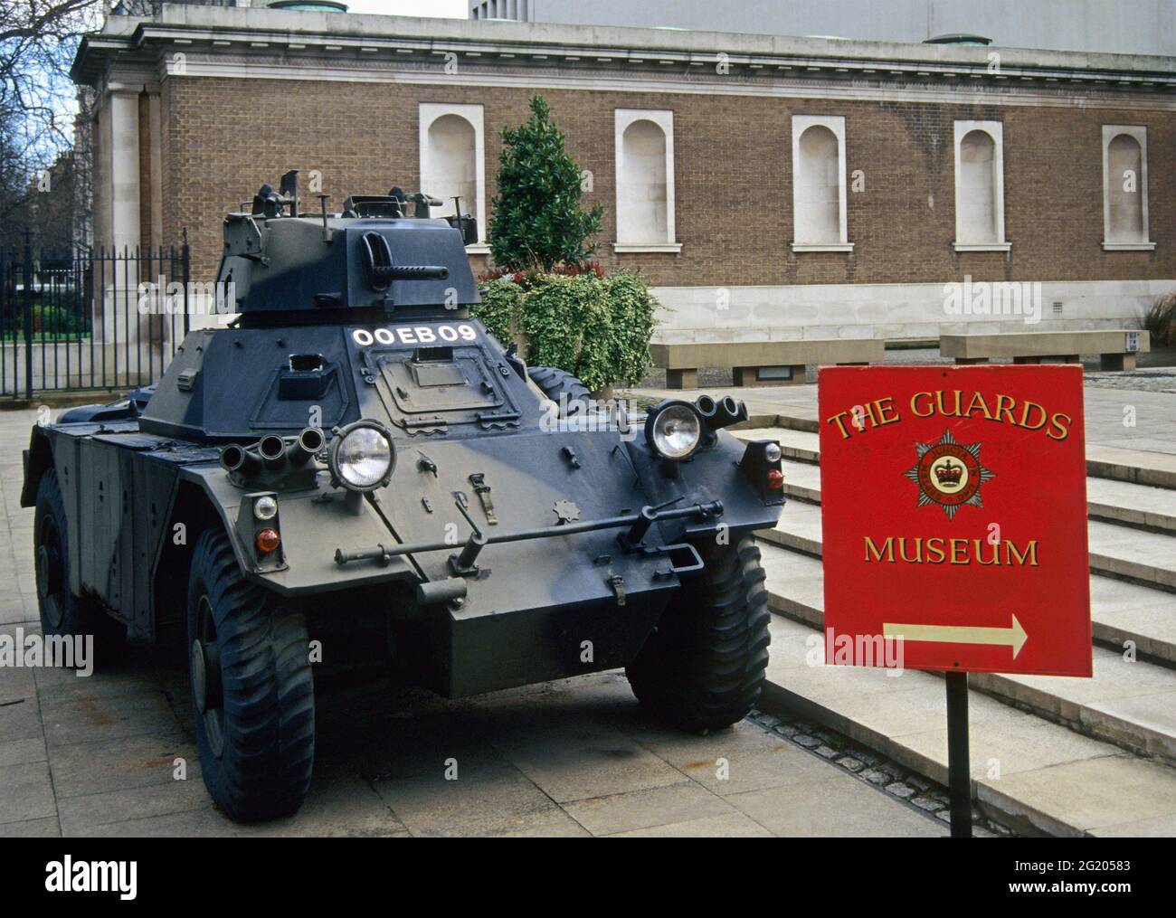 In wellington barracks london hi-res stock photography and images - Alamy