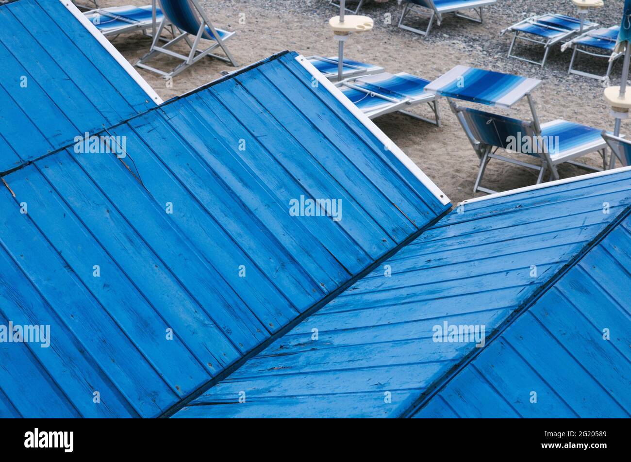 blue beach huts roofs Stock Photo - Alamy