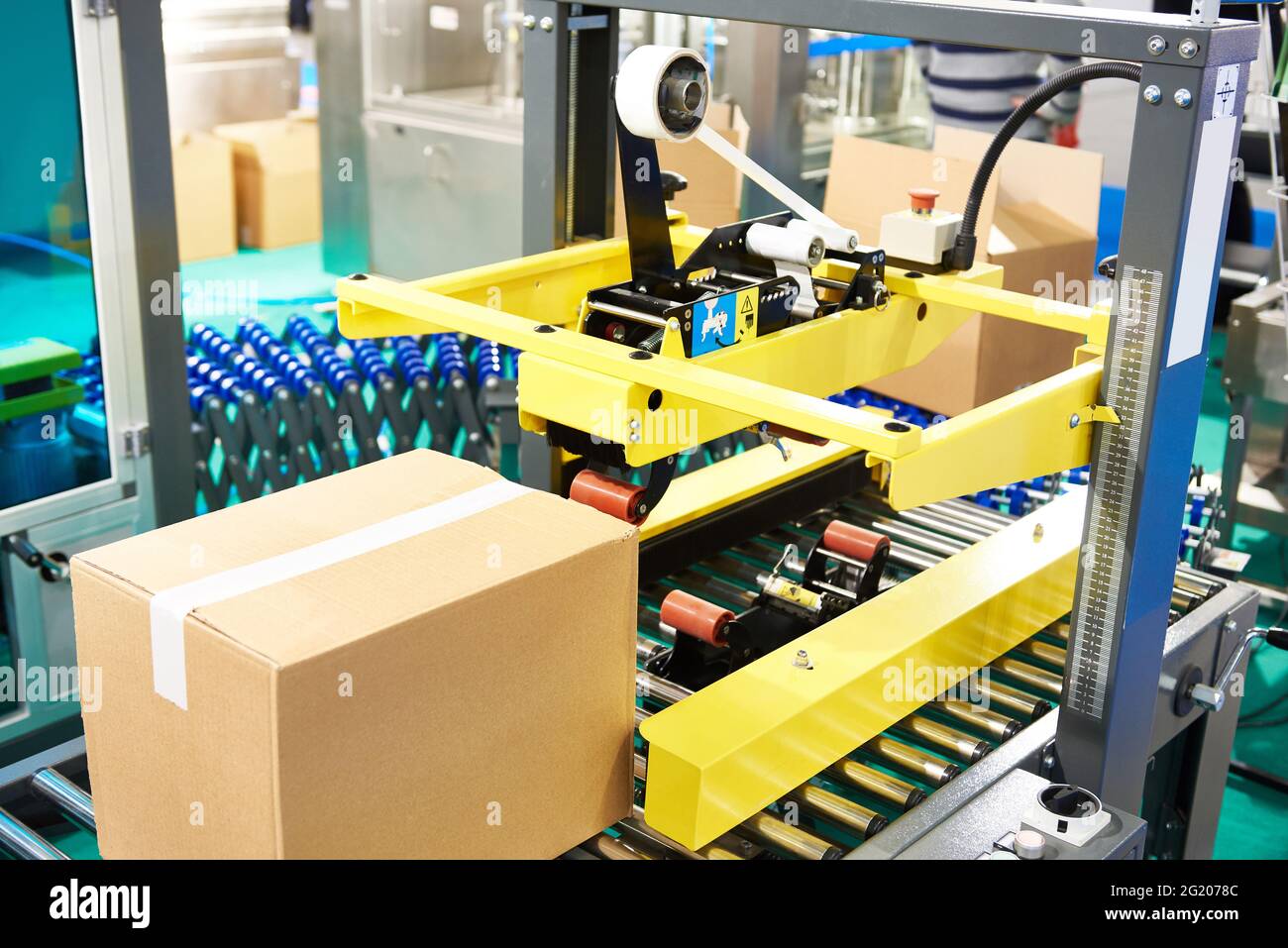 Cardboard production hi-res stock photography and images - Alamy