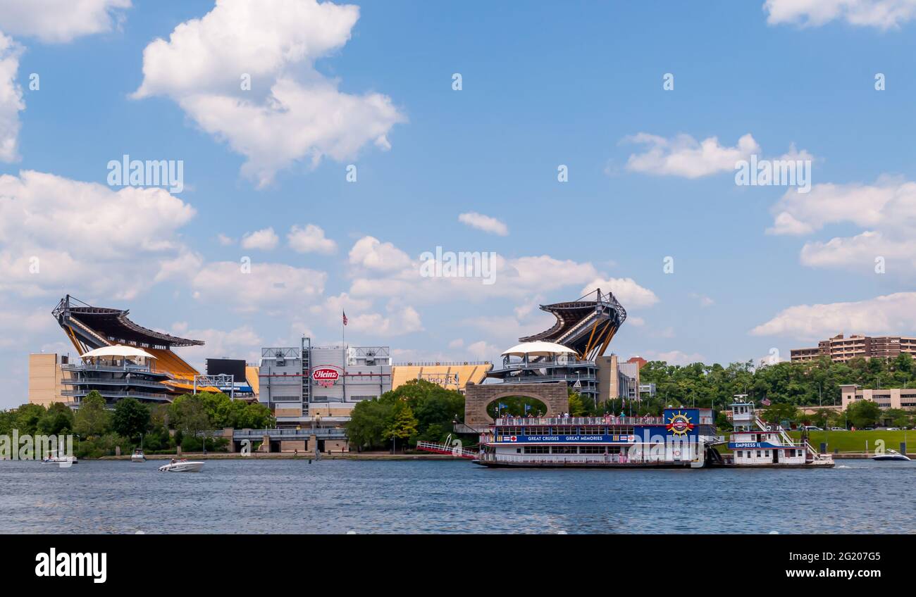 Heinz Field, home to the Pittsburgh Steelers and Pitt Panthers football ...
