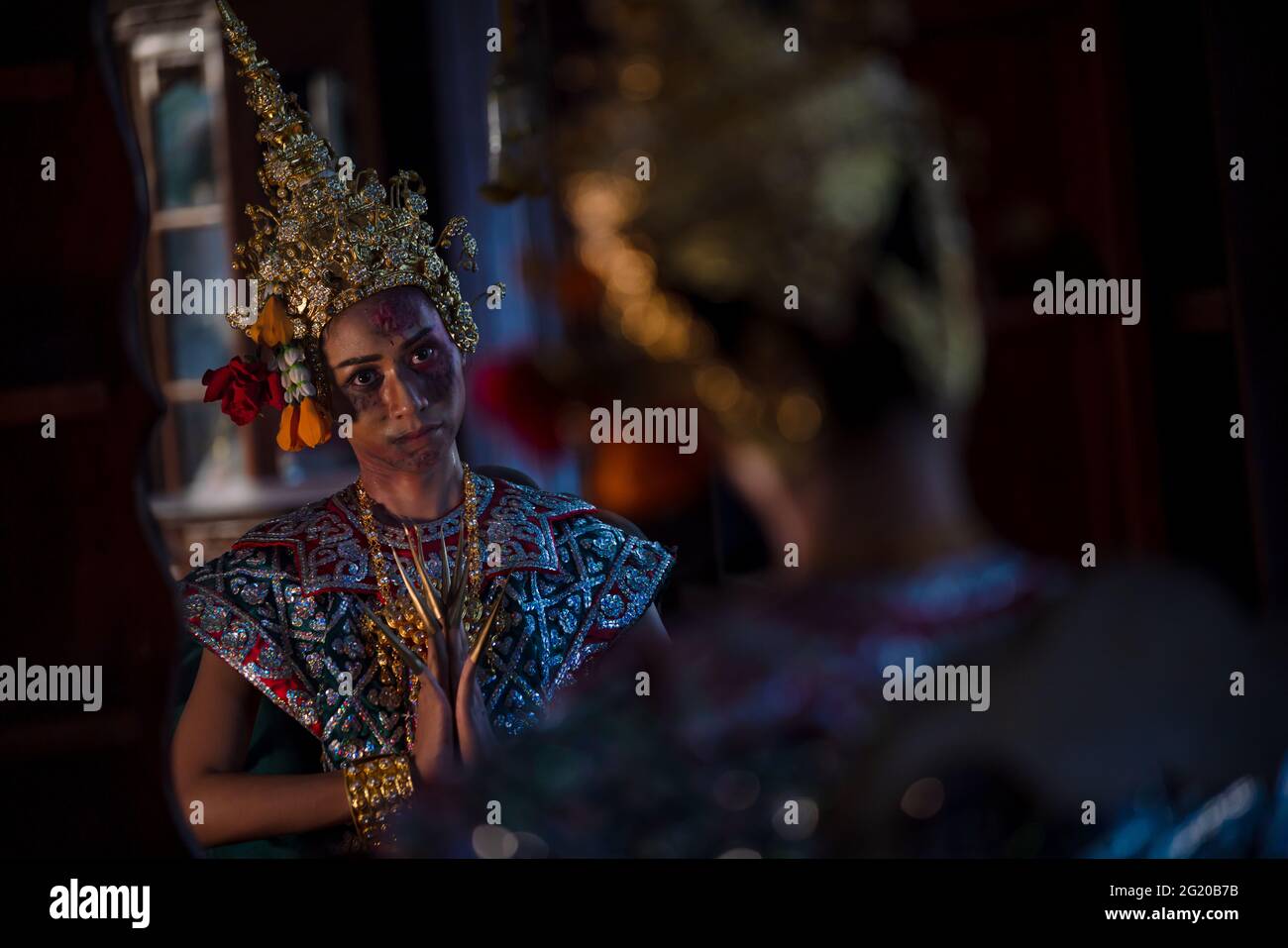 Scary woman ghost wearing old hi-res stock photography and images - Alamy