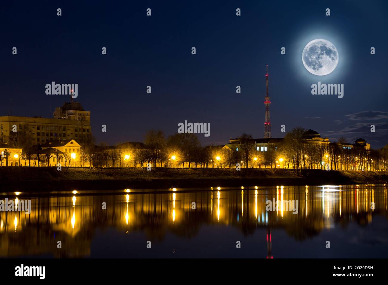 Moon over city at waterfront hi-res stock photography and images - Alamy