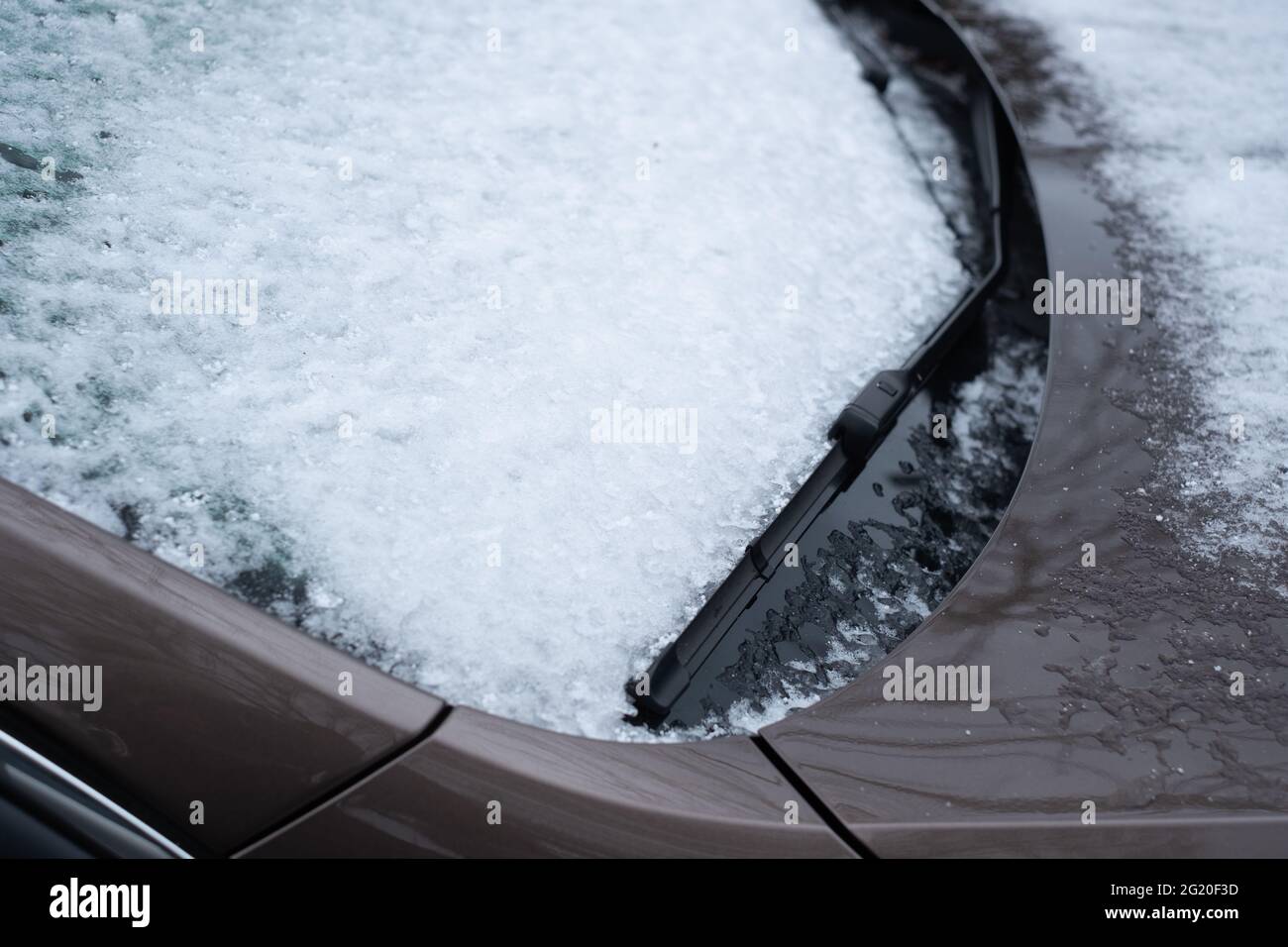 Icy car window hi-res stock photography and images - Alamy