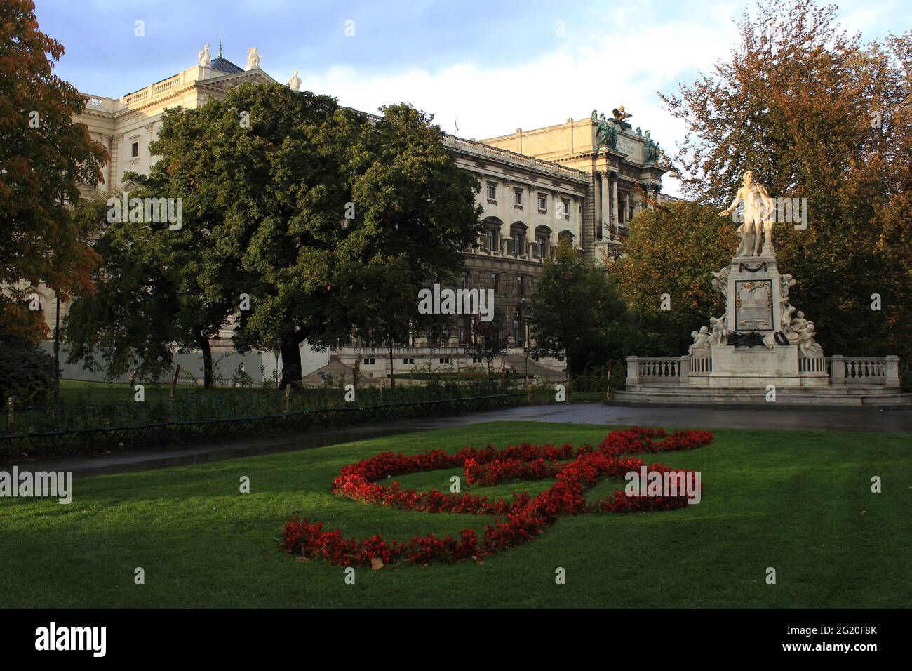 mozart burial cemetary austria vienna Stock Photo - Alamy