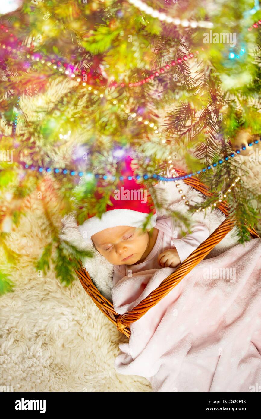 Child girl under tree sleeping hi-res stock photography and images - Alamy