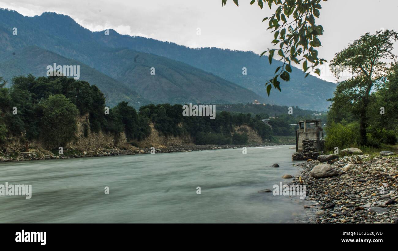 Himachal pradesh manali mountain river hi-res stock photography and ...