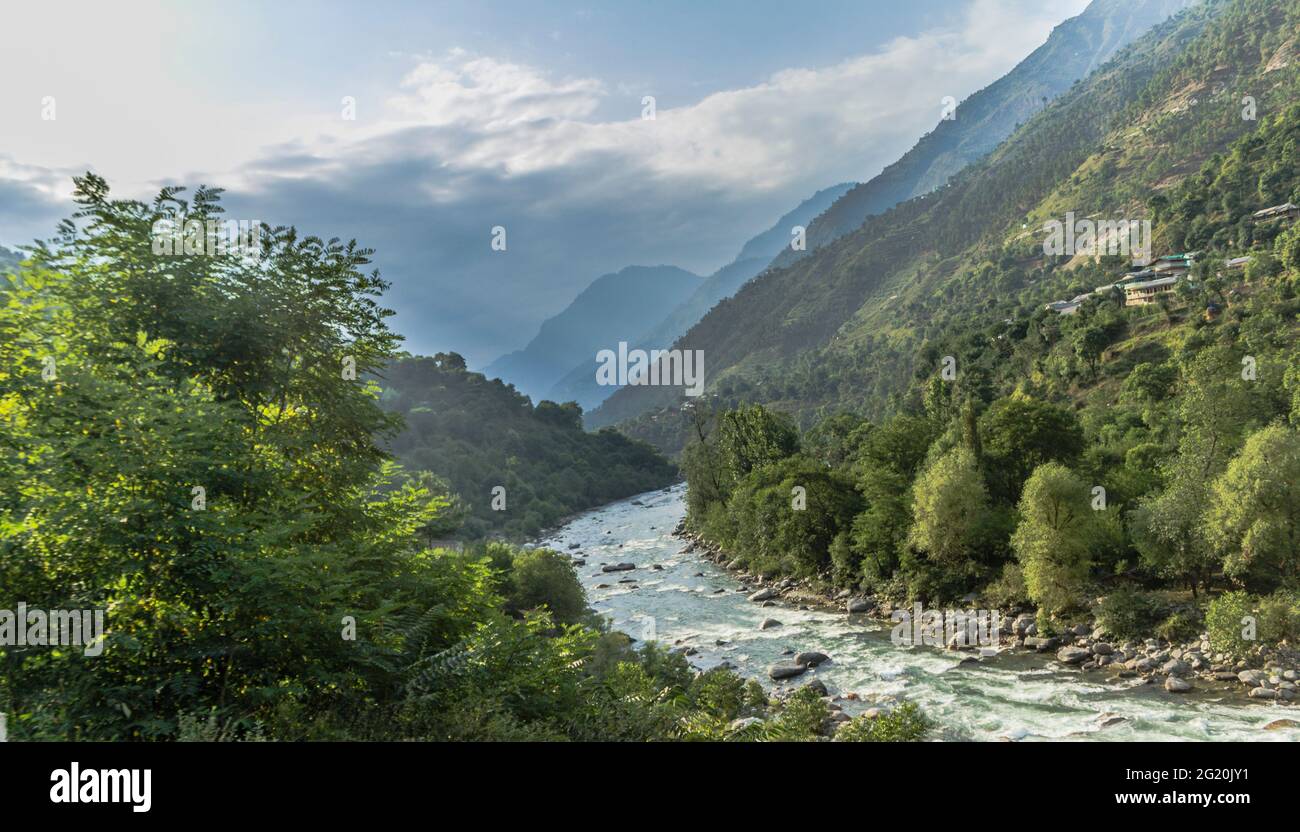River running in the Tirthan Valley Stock Photo - Alamy