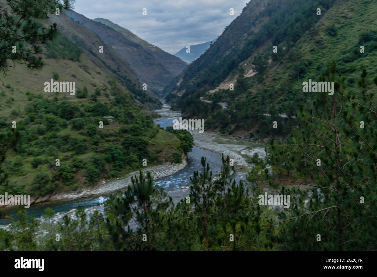 Tirthan river hi-res stock photography and images - Alamy