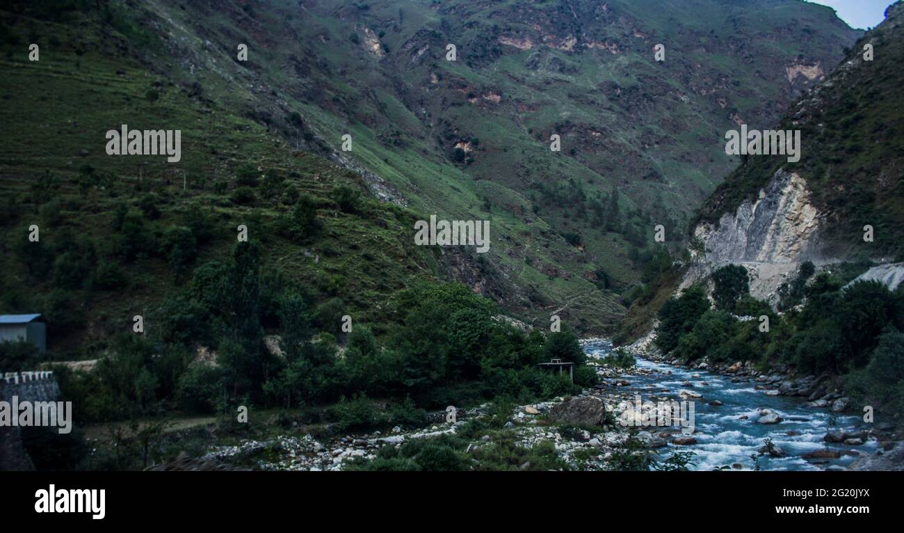 Tirthan river hi-res stock photography and images - Alamy