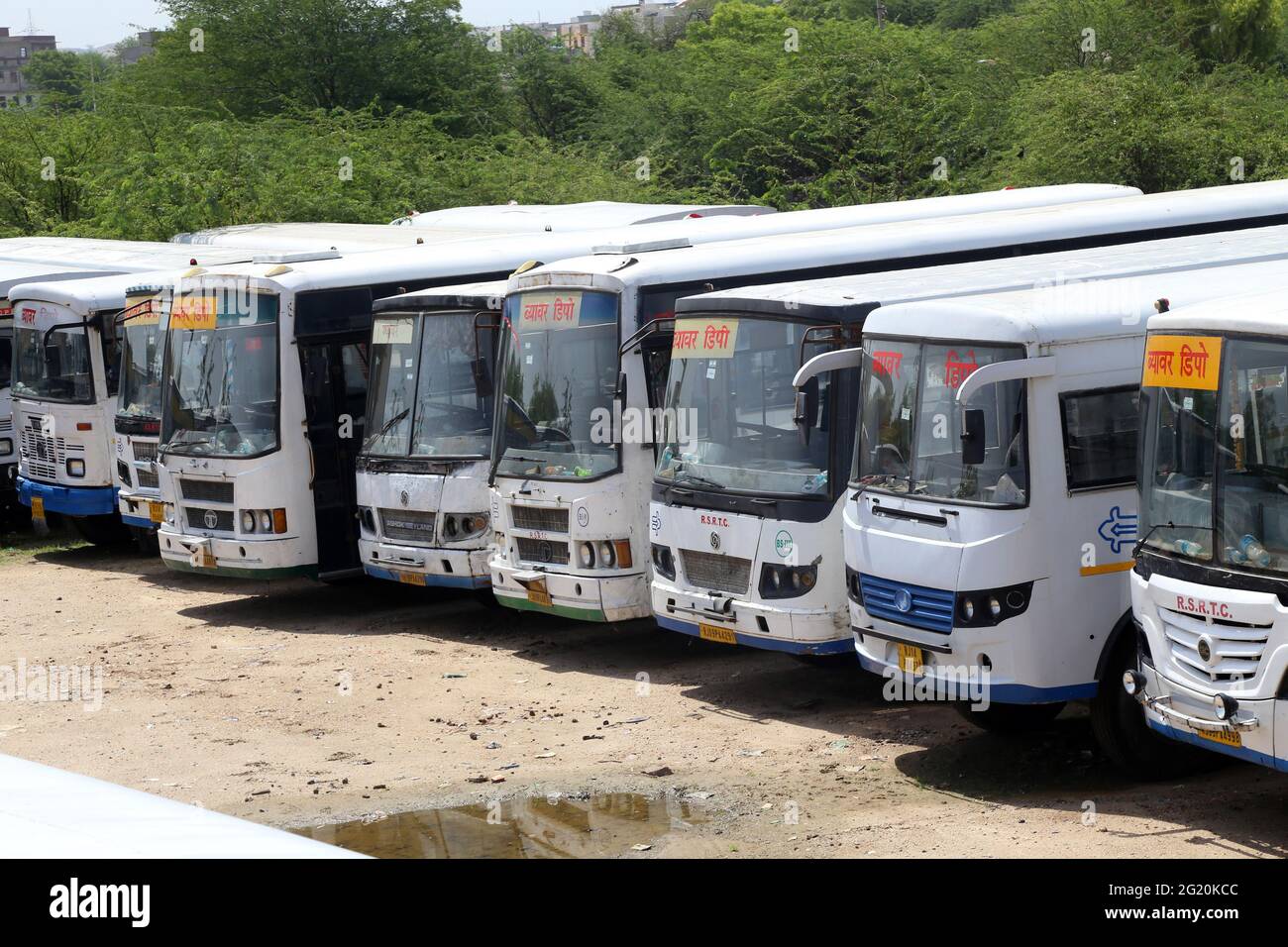 India roadways buses hi-res stock photography and images - Alamy