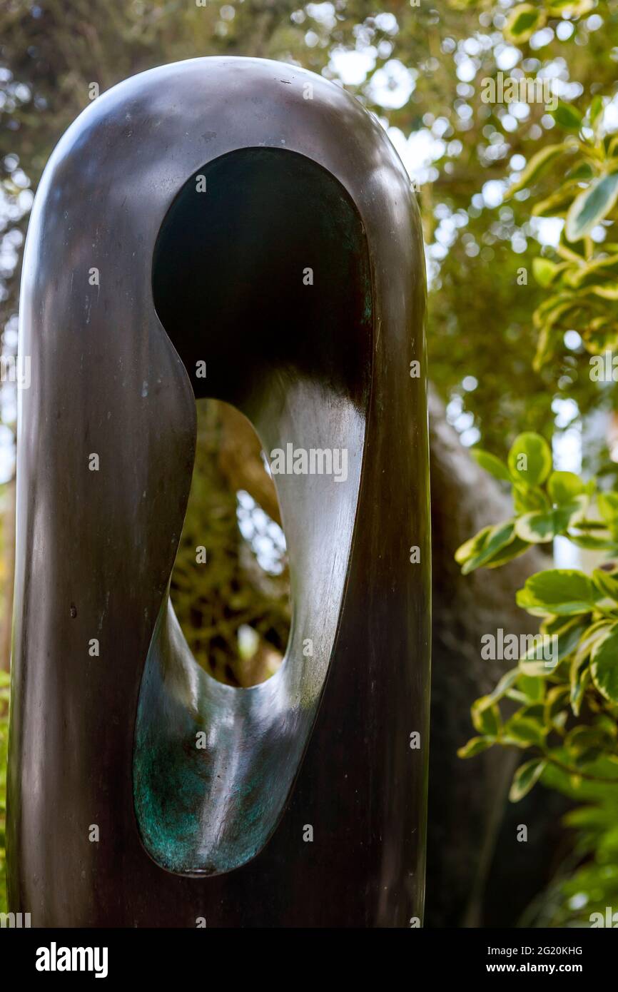 Makutu (1969), cast 1970, Barbara Hepworth Sculpture Garden, St.Ives ...