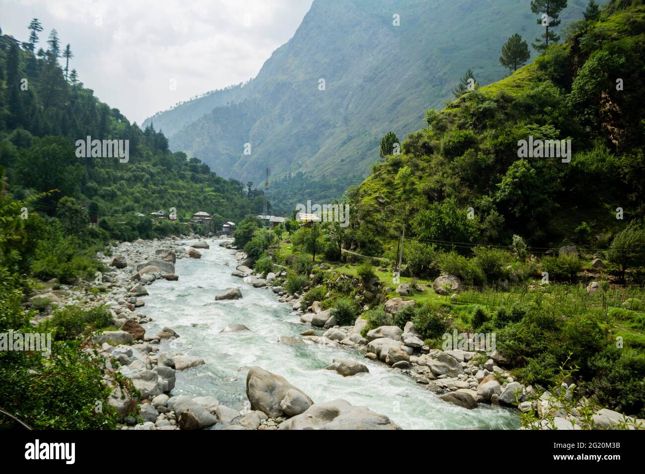 River running in the Tirthan Valley Stock Photo - Alamy