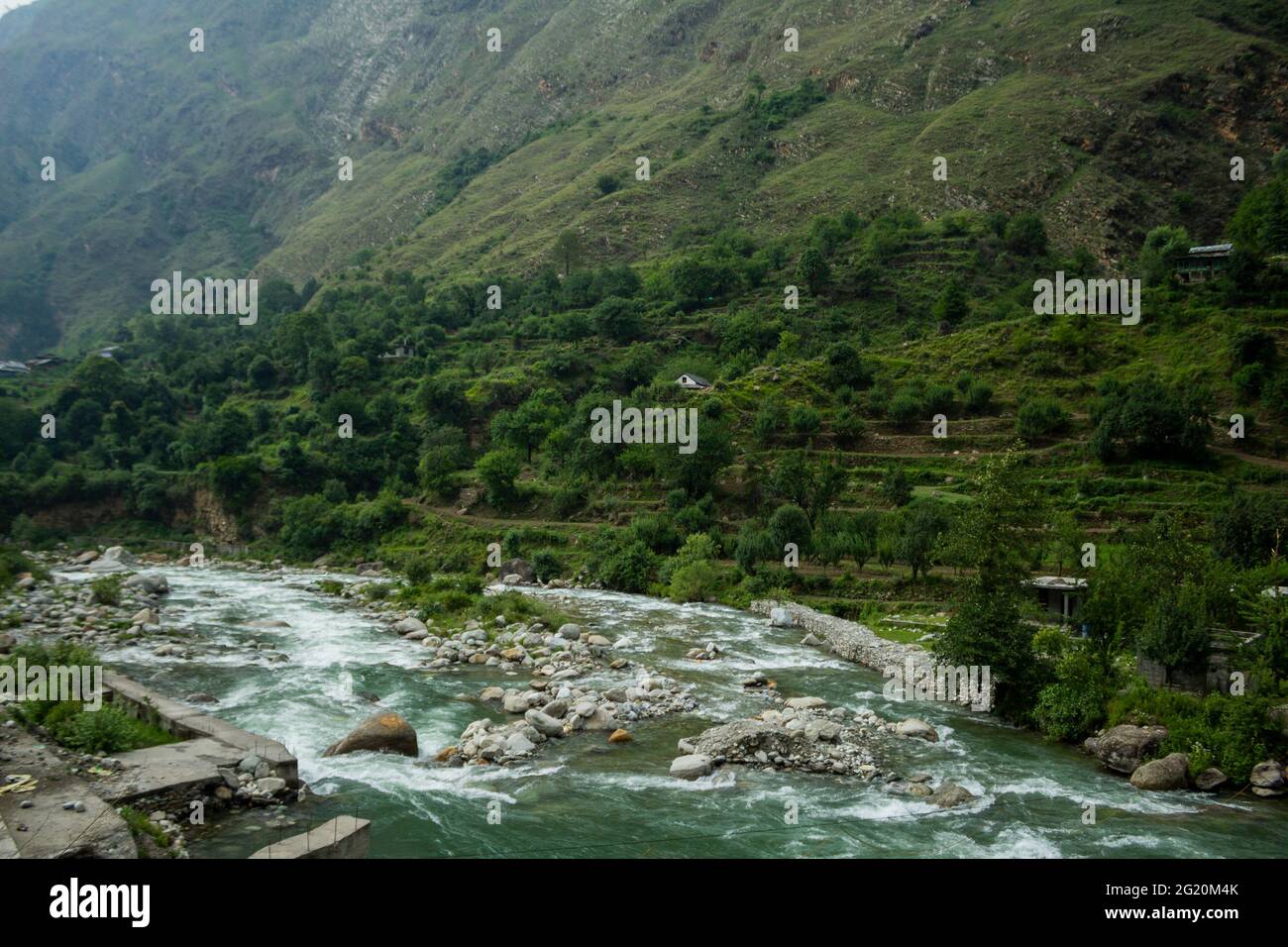 River running in the Tirthan Valley Stock Photo - Alamy