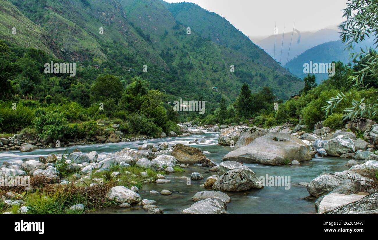 Village in kullu valley river hi-res stock photography and images - Alamy