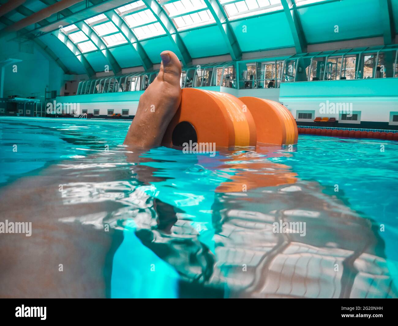 Underwater legs pool hi-res stock photography and images - Alamy