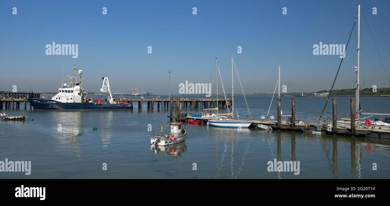 Hapenny pier harwich hi-res stock photography and images - Alamy