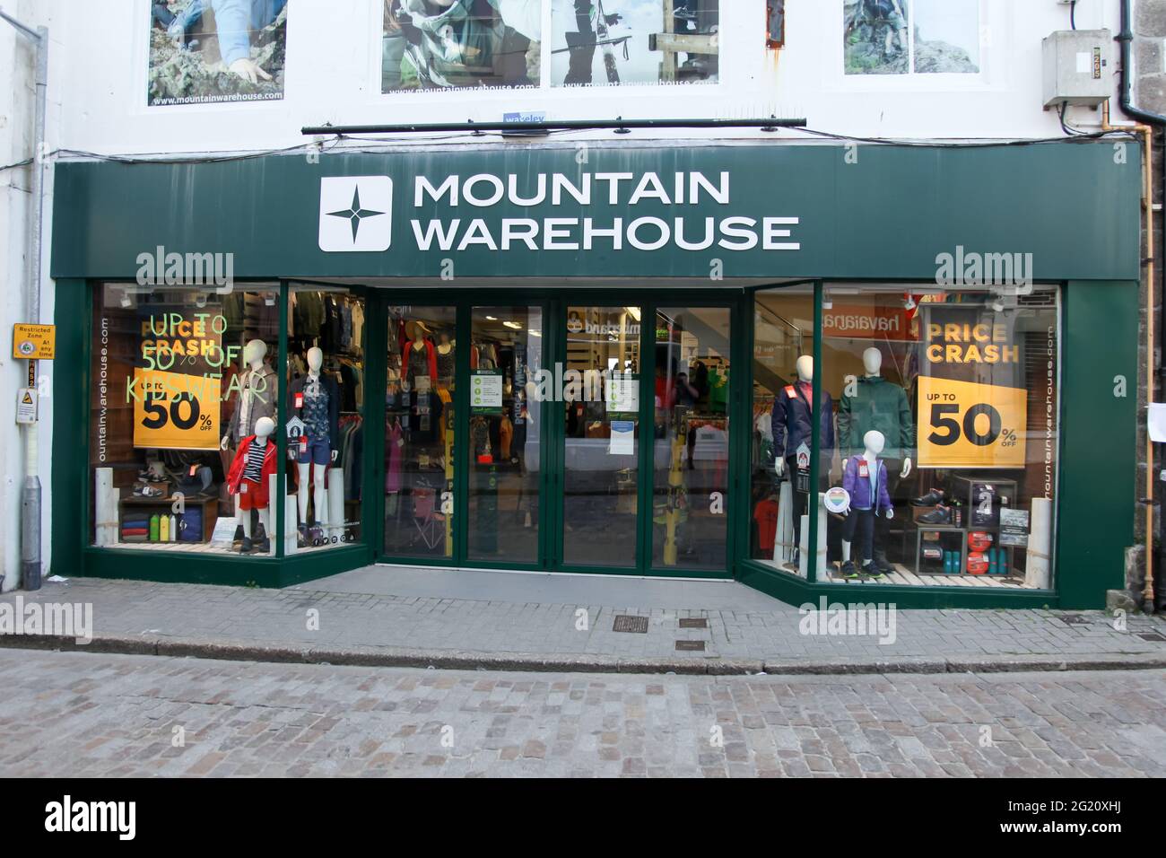 Mountain warehouse shop store hi-res stock photography and images - Alamy