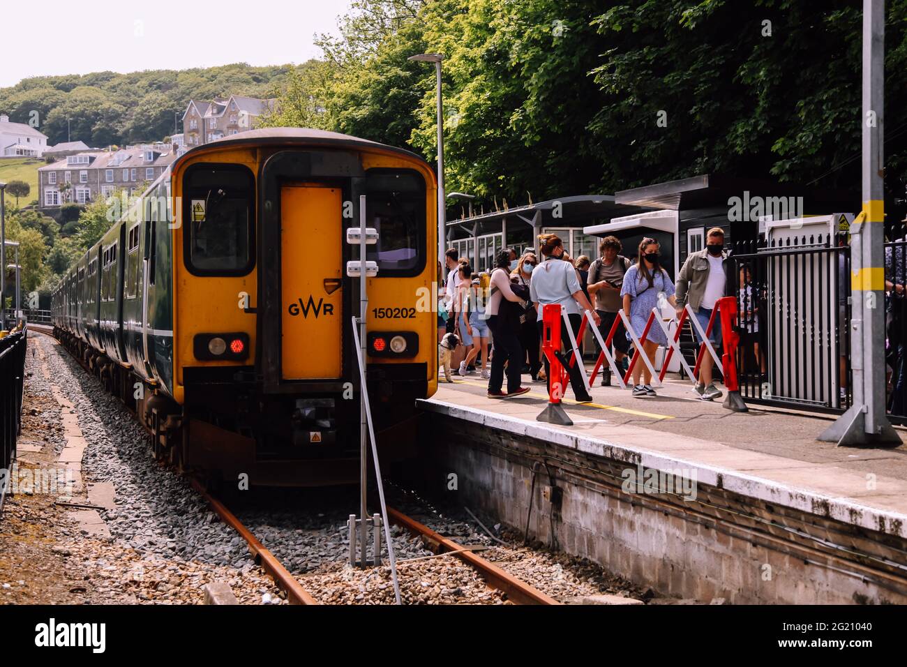 GWR 150202 train at St. Ives railway station, St. Ives, Cornwall, UK ...