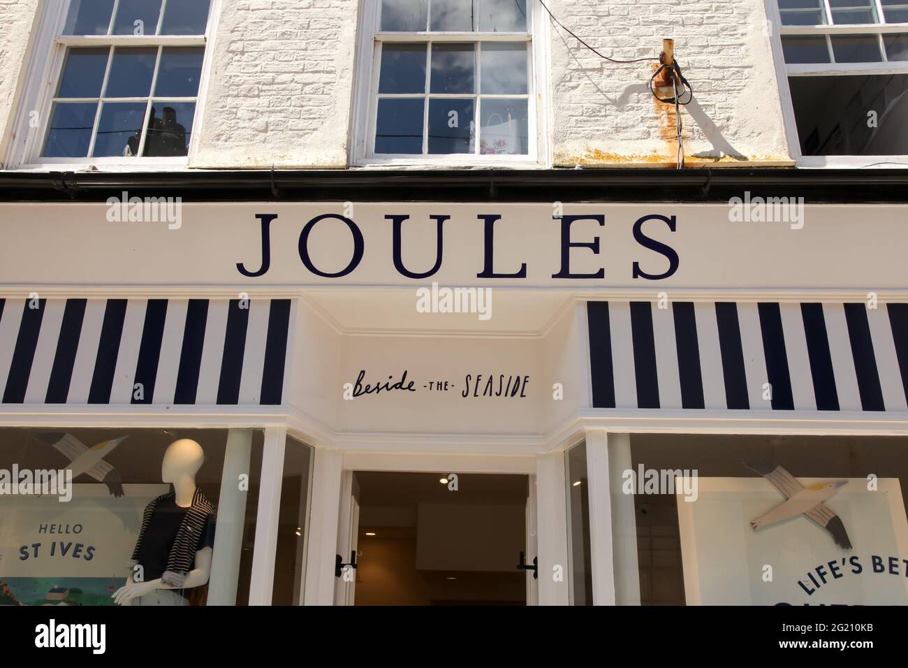 Joules beside the seaside shop store front, Fore Street, St. Ives ...