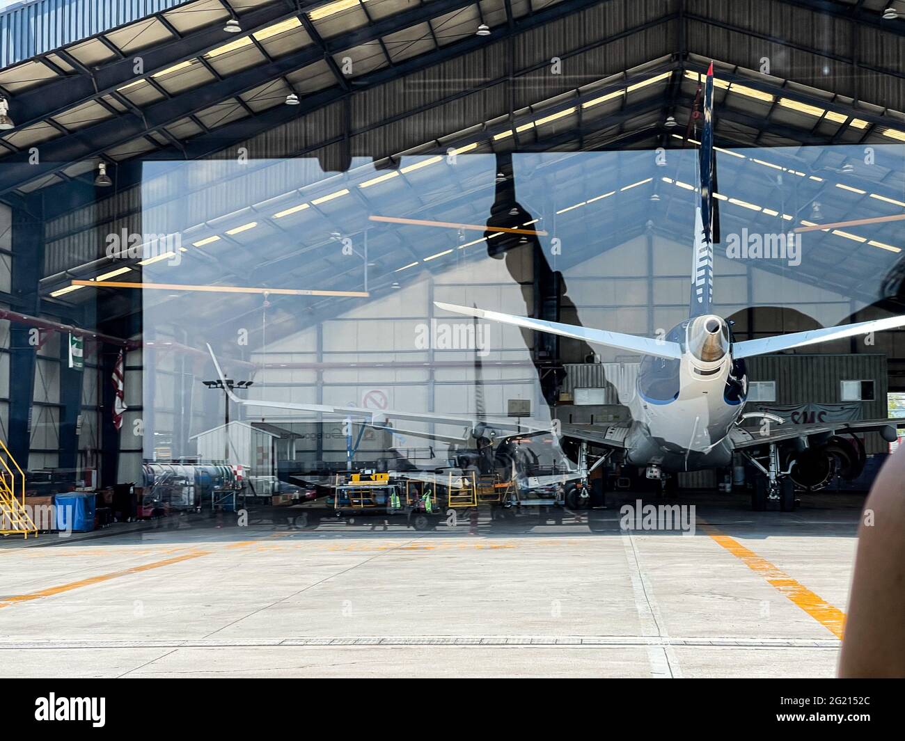 Terminal aeropuerto nacional hi-res stock photography and images - Alamy