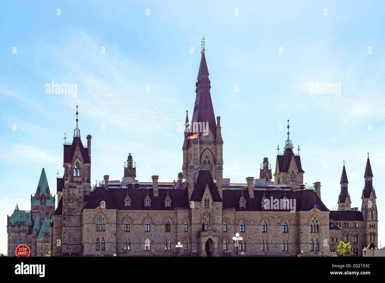 Skyline ottawa capital of canada hi-res stock photography and images ...