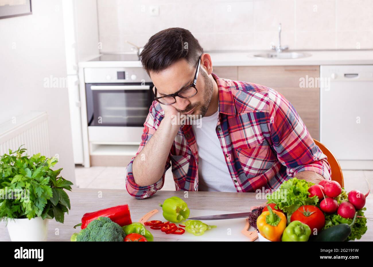 Leaning on elbow hi-res stock photography and images - Alamy