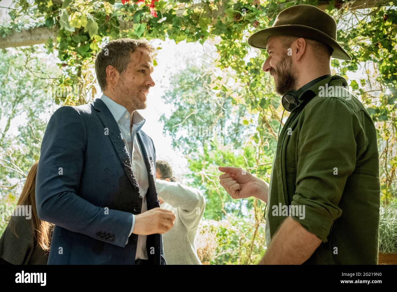 THE HITMAN'S WIFE'S BODYGUARD, from left: Ryan Reynolds, director ...