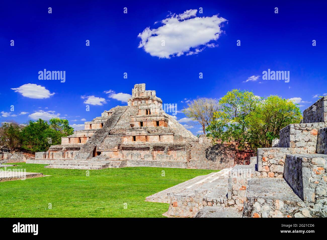 Edzna, Mexico. Yucatan Mayan precolumbian ruins. Pyramid of the Five ...
