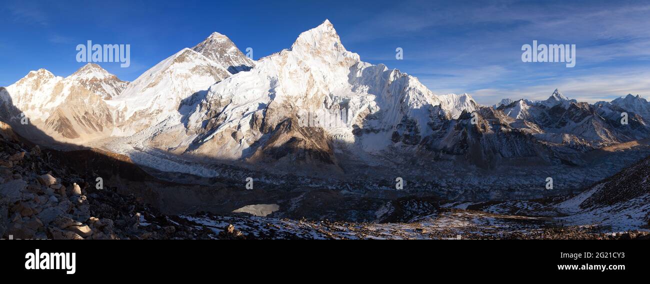 Evening sunset panoramic view of mount Everest with beautiful blue sky ...