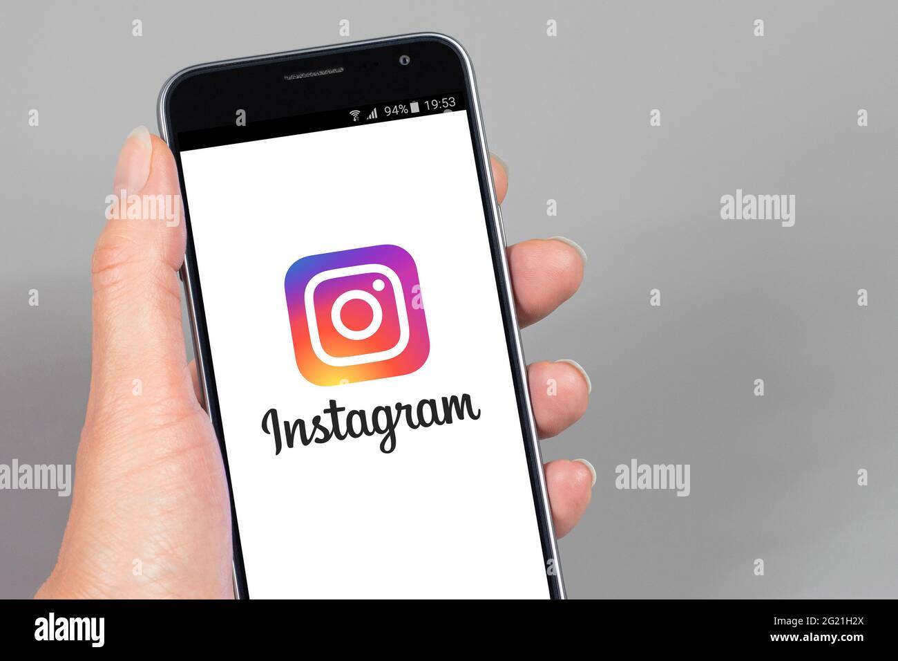 Mobile hand instagram hi-res stock photography and images - Alamy