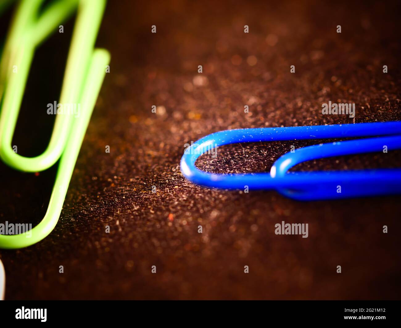 Paper clips on the table Stock Photo - Alamy