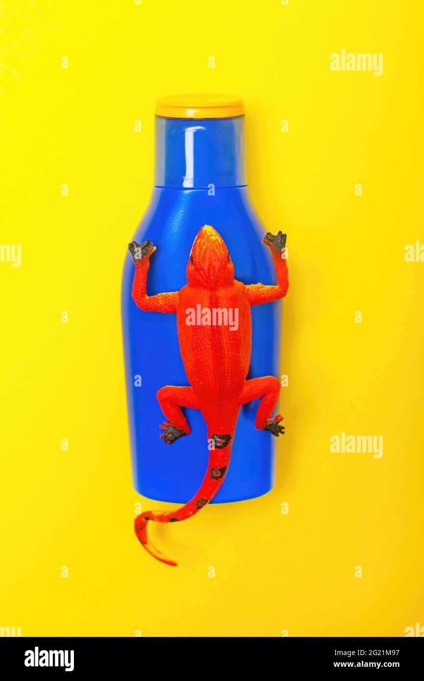 Sunscreen for skin hi-res stock photography and images - Alamy