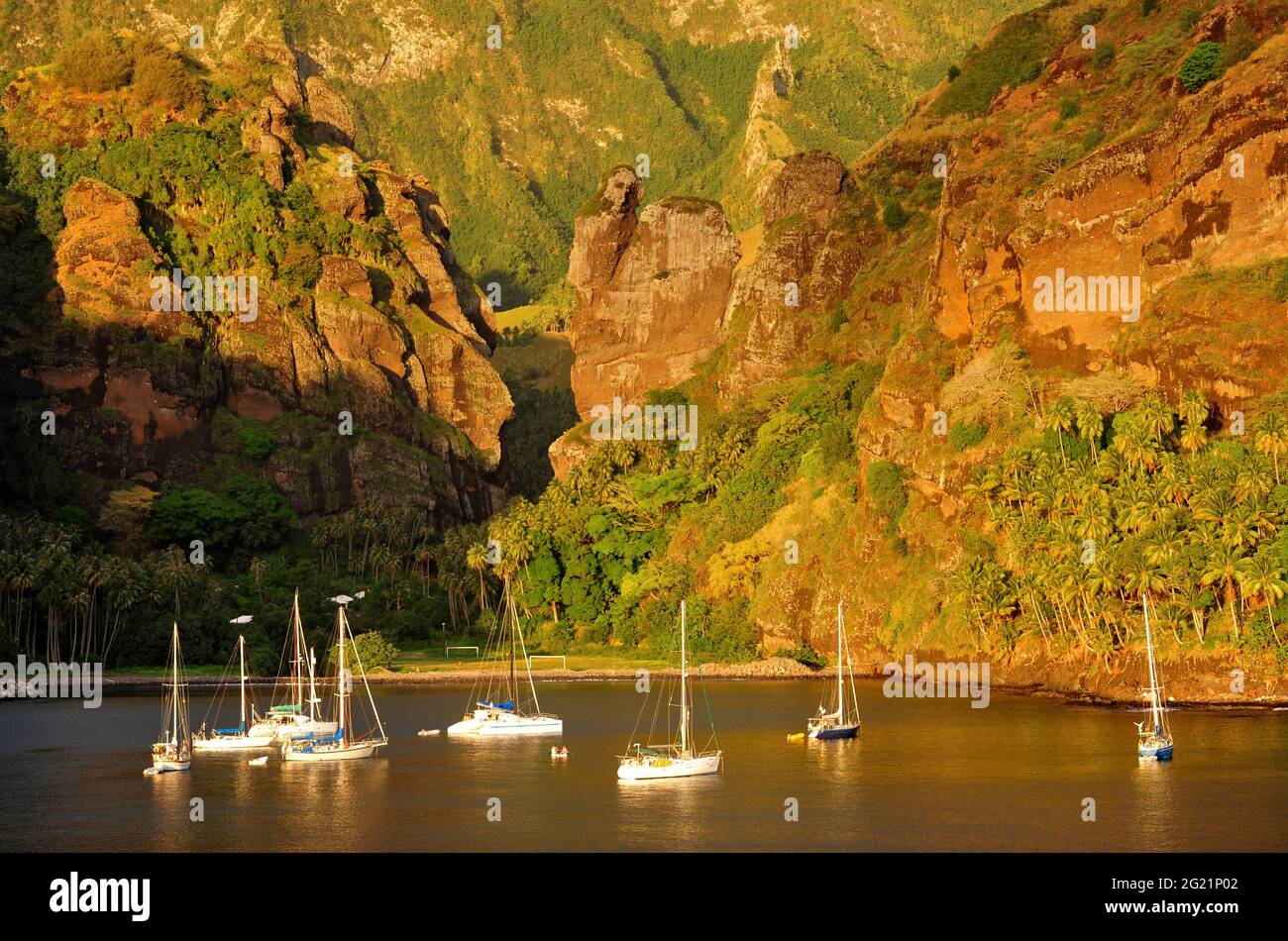 FRENCH POLYNESIA, MARQUESAS ISLANDS. ISLAND OF FATU IVA. AT HANAVAVE ...
