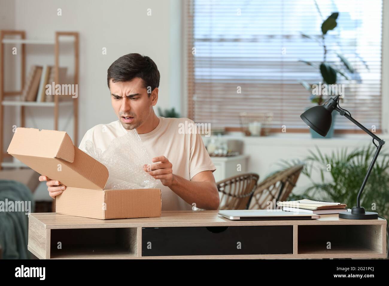 Angry consumer internet hi-res stock photography and images - Alamy