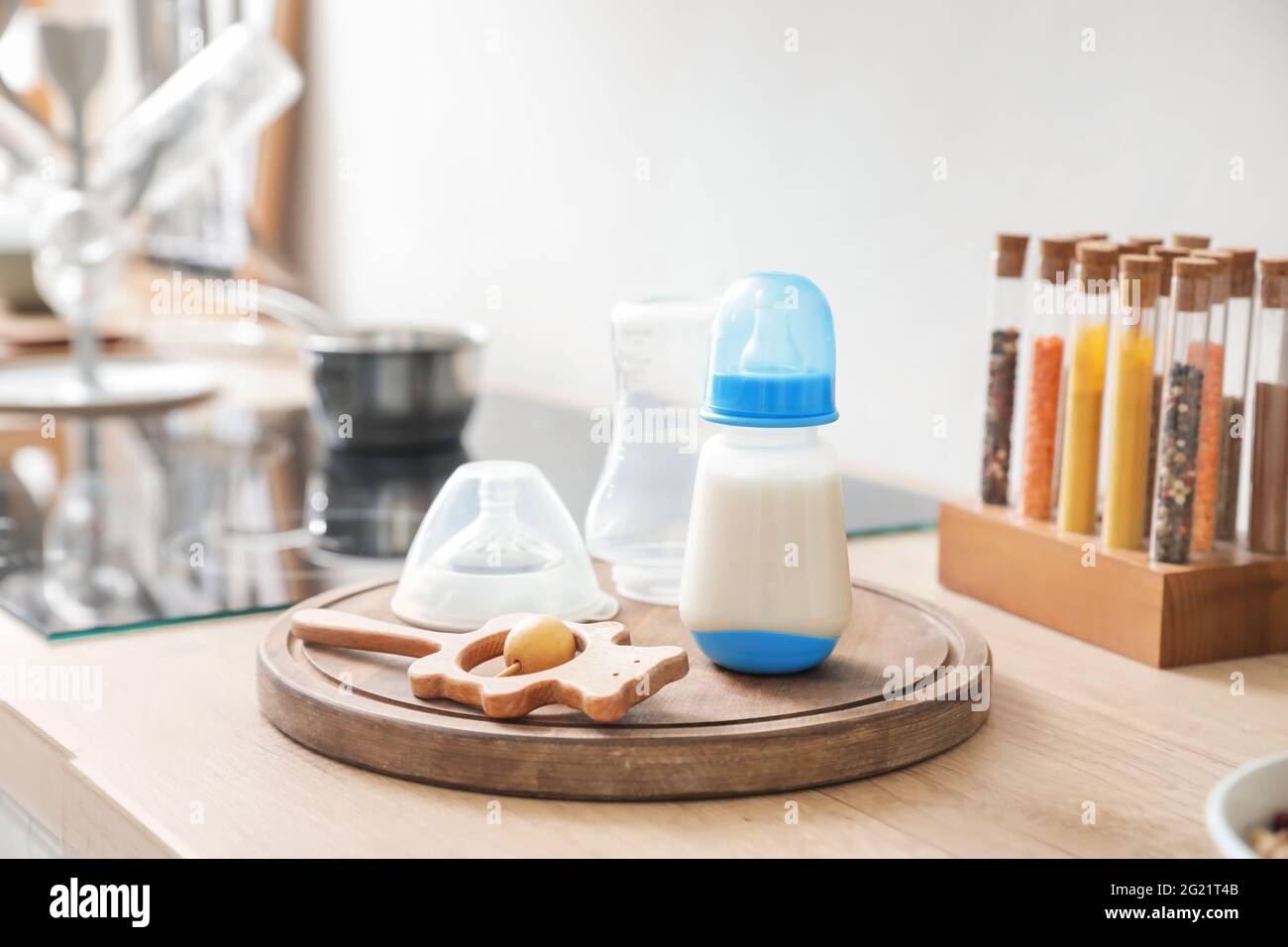 Kitchen scale glass milk hi-res stock photography and images - Alamy