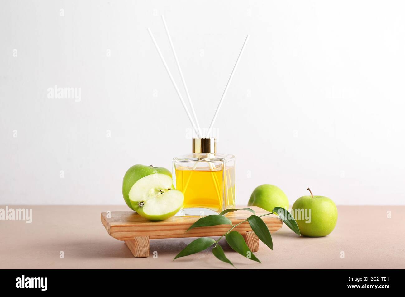 Scent of apples hi-res stock photography and images - Alamy