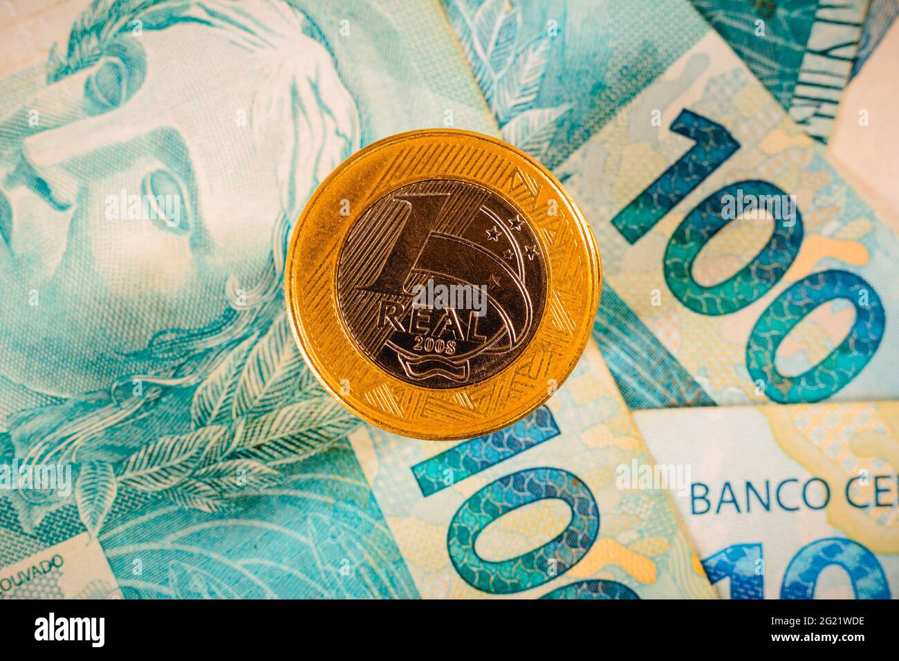 Brazilian one hundred real bill hi-res stock photography and images - Alamy